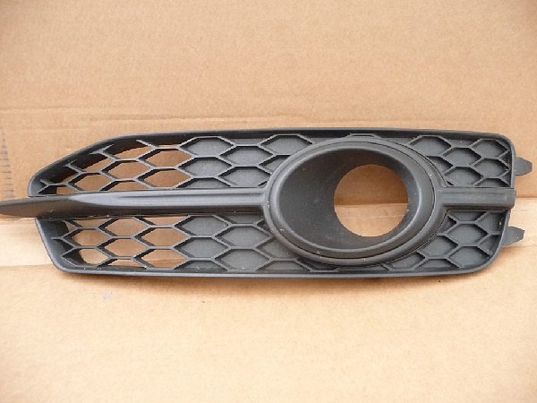 Mřížka mlhovky AUDI A6 4G S -Line - PRAVÁ 4G0 807 682E 9B ORGINAL AUDI ...